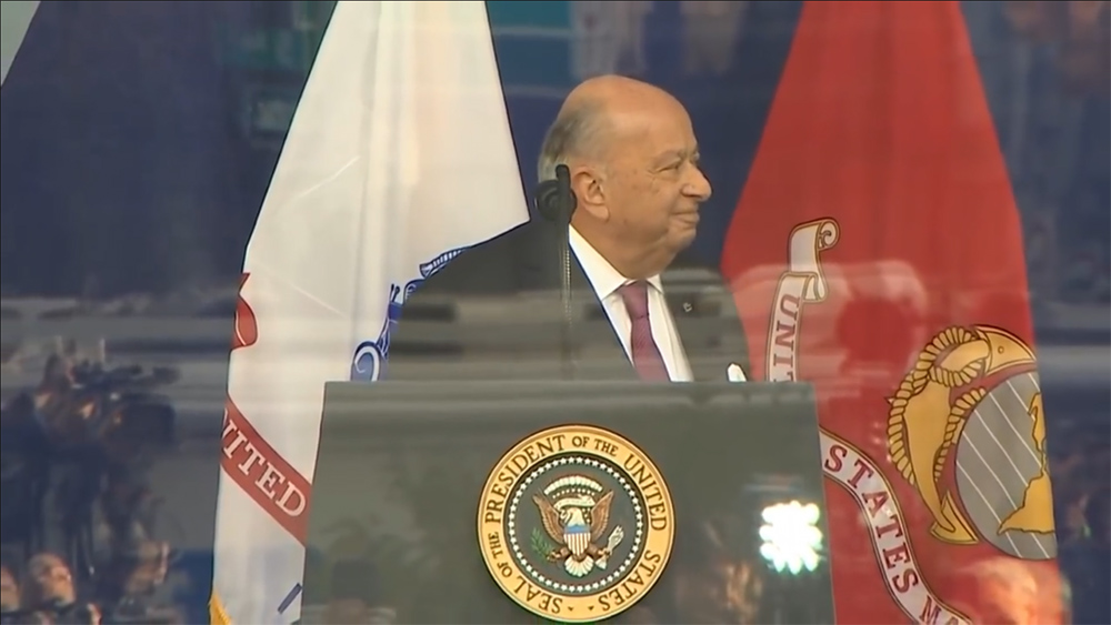 Developer Stanley Chera Introduces President Trump at Veteran’s Day ...